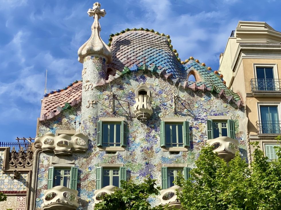 The Saint George Tradition in Catalonia - The Barcelona Feeling